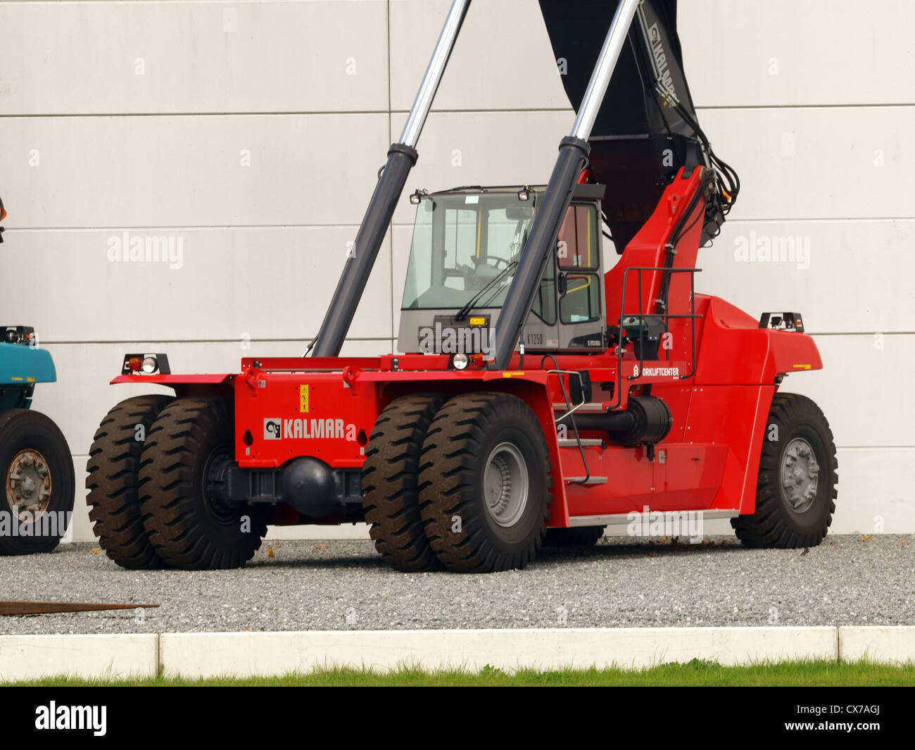 Kalmar K1250 Reach stacker Stock Photo - Alamy