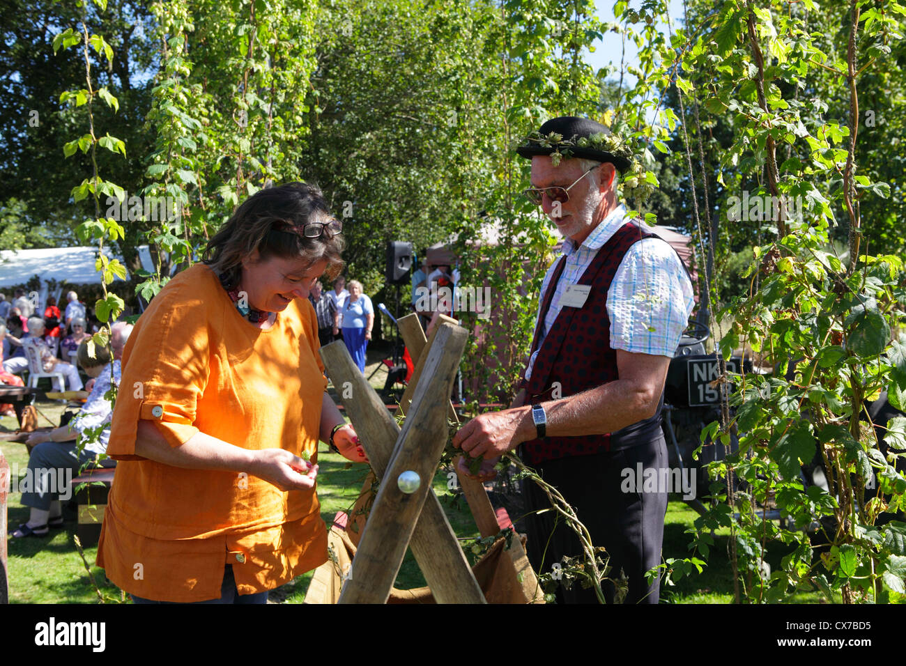 Hop Pickers High Resolution Stock Photography and Images - Alamy