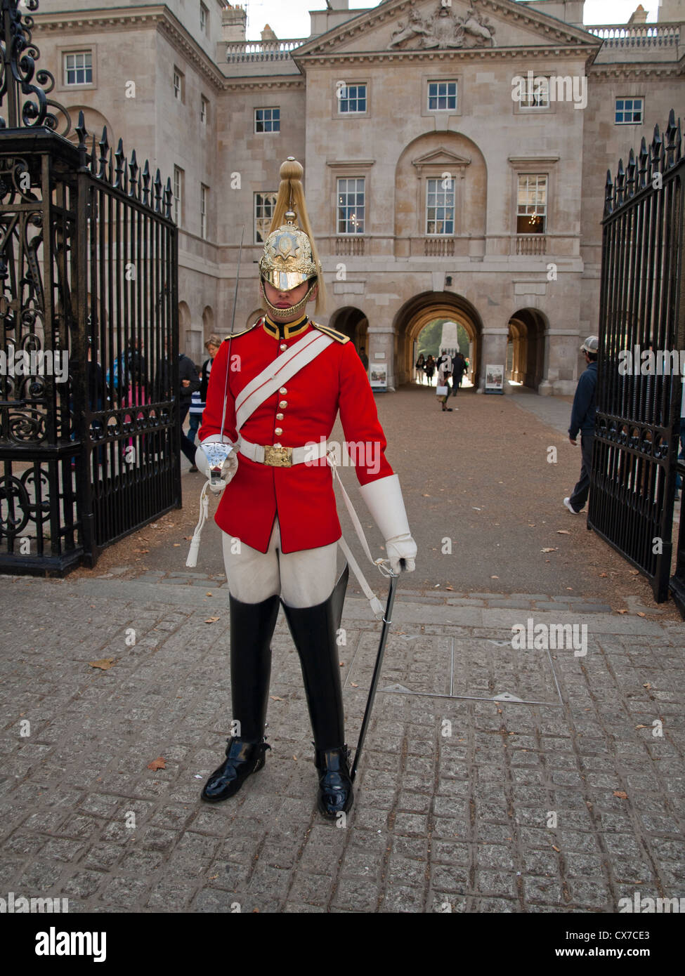 British royal guard front hi-res stock photography and images - Alamy