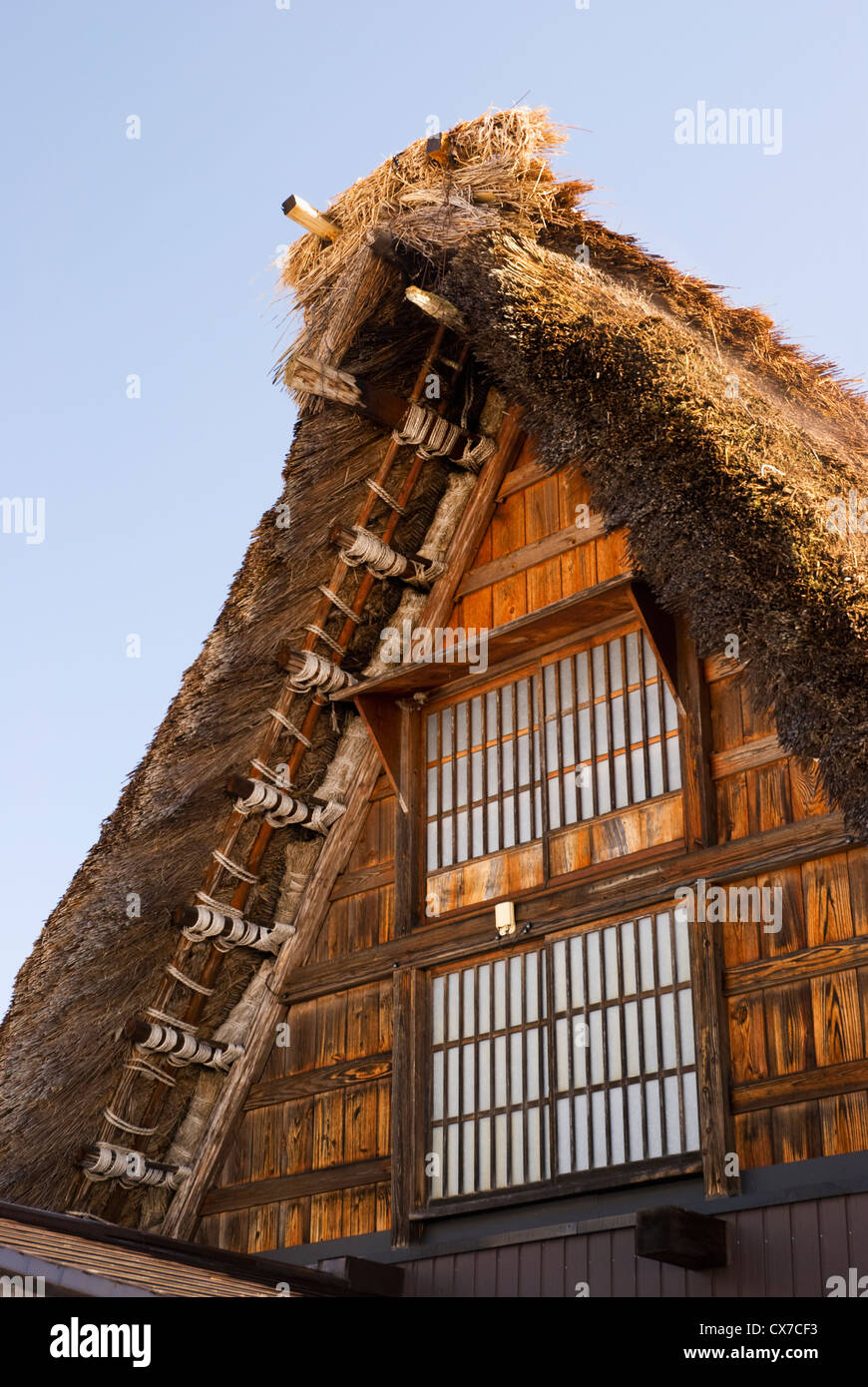 Traditional japanese thatched roofs hi-res stock photography and images ...