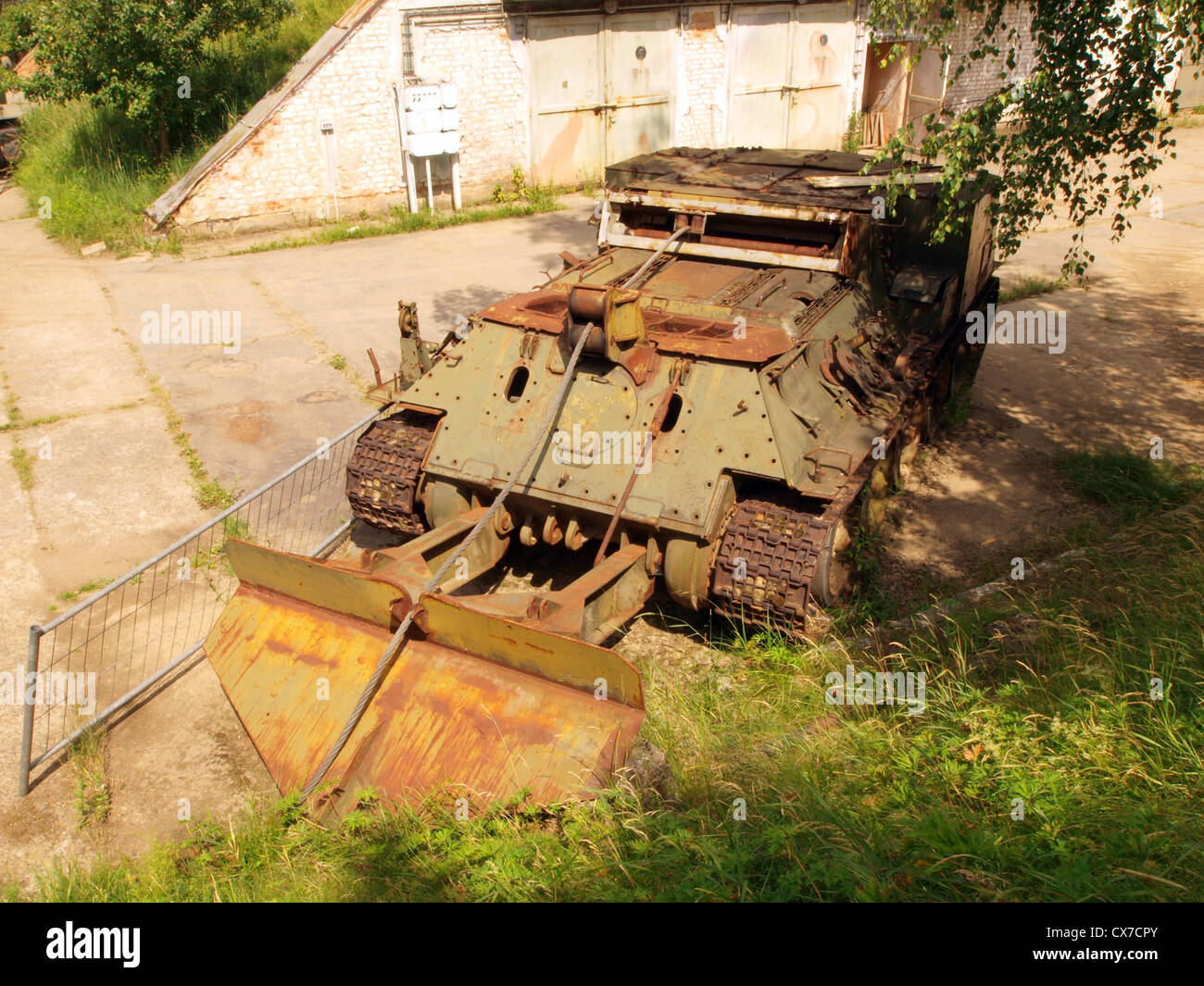 Tank recovery vehicle hi-res stock photography and images - Alamy