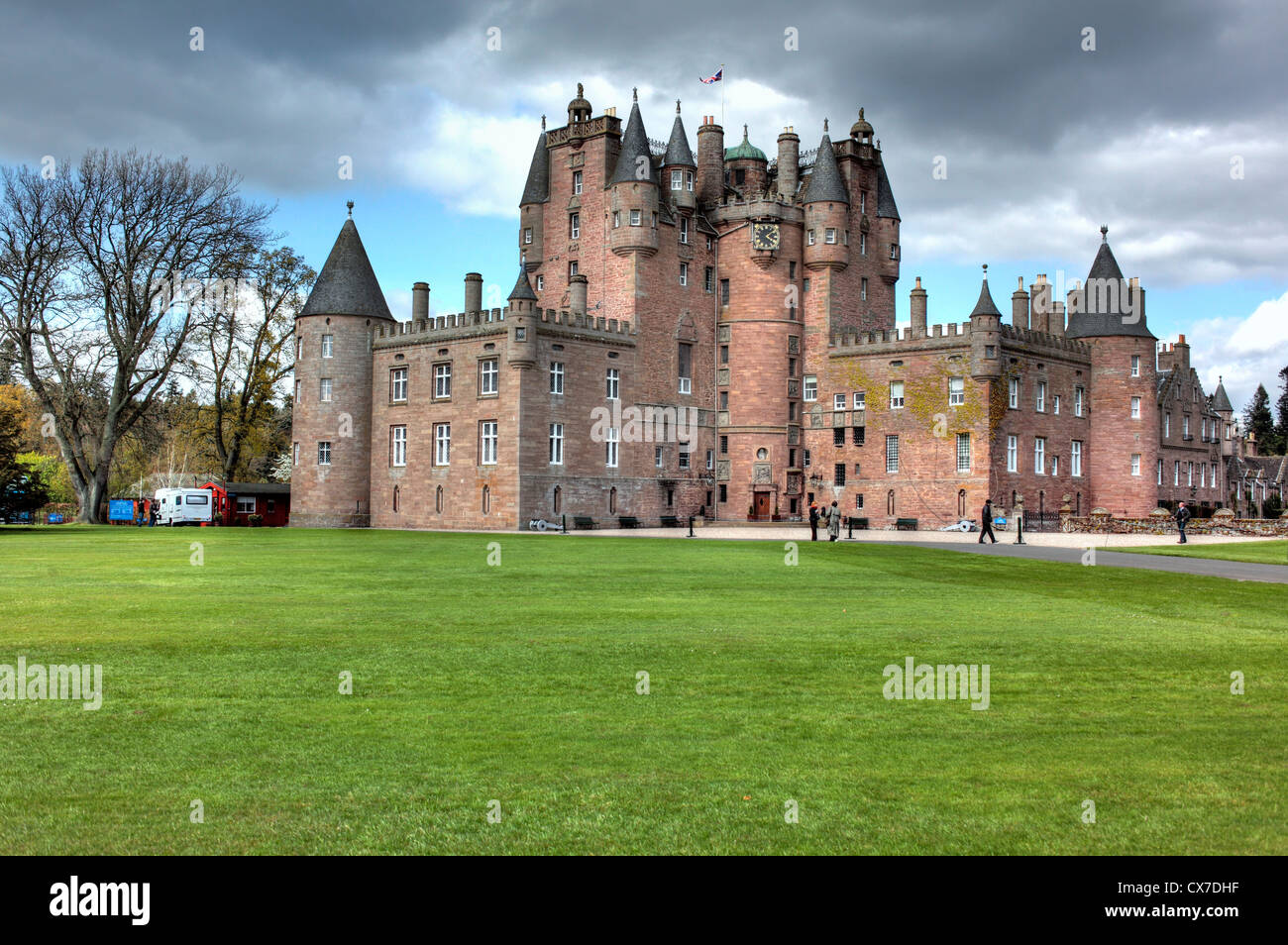Glamis castle angus scotland hi-res stock photography and images - Alamy