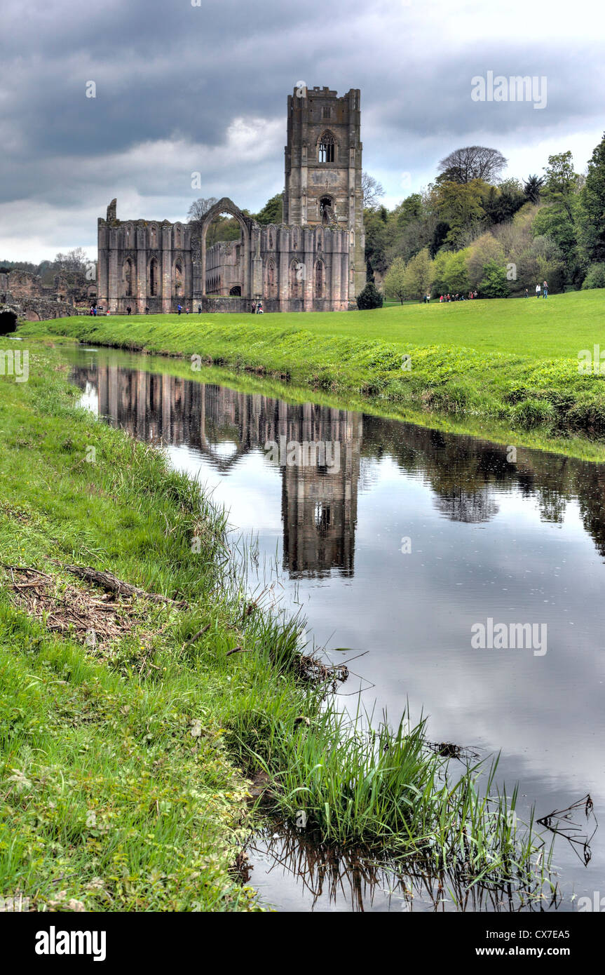 Ruins of Fountains Abbey, Studley Royal Park, North Yorkshire, England ...