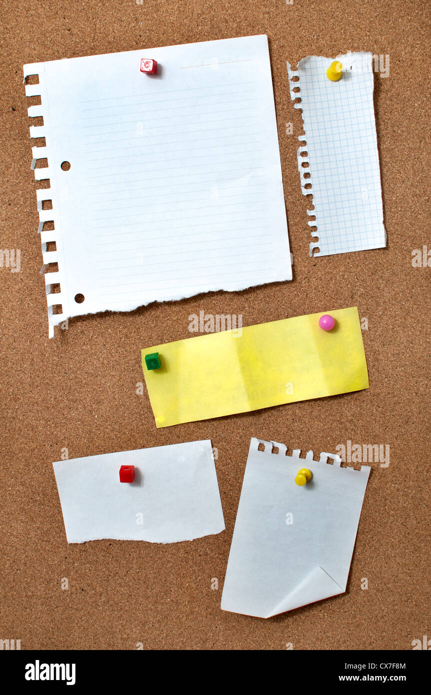 Blank paper with pin hi-res stock photography and images - Alamy