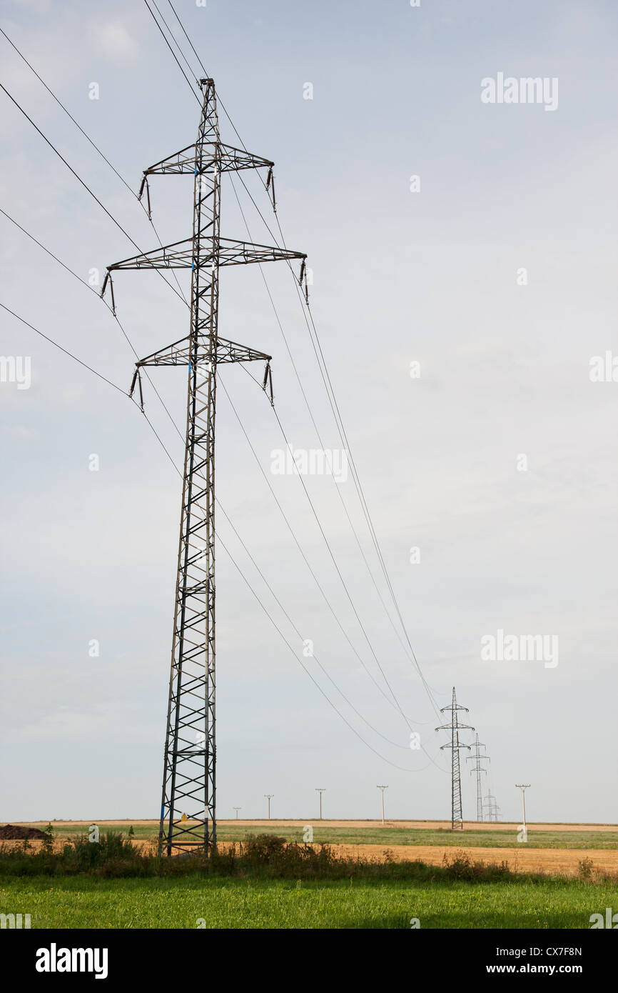 Powerlines hi-res stock photography and images - Alamy
