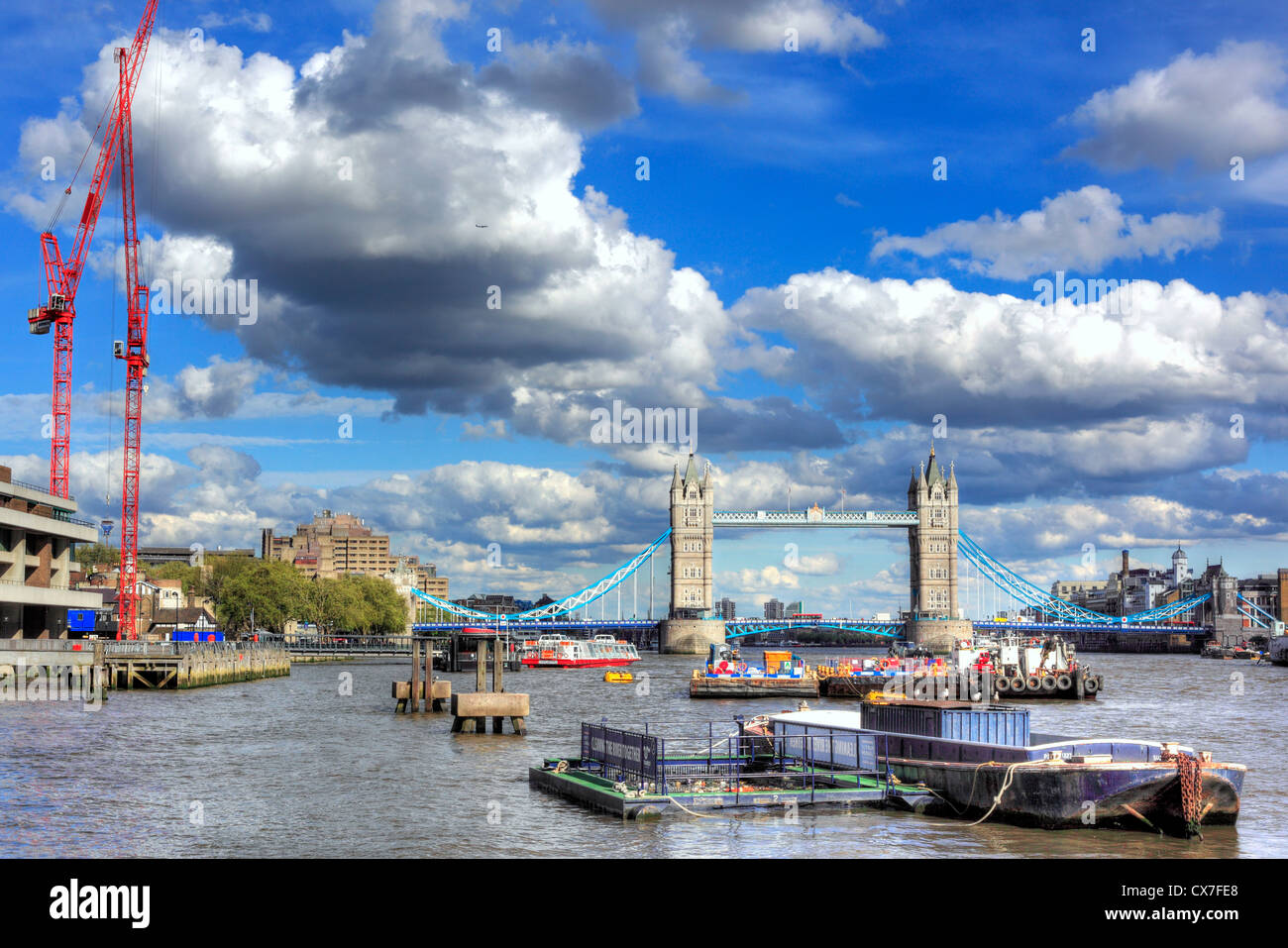 London ship construction hi-res stock photography and images - Alamy