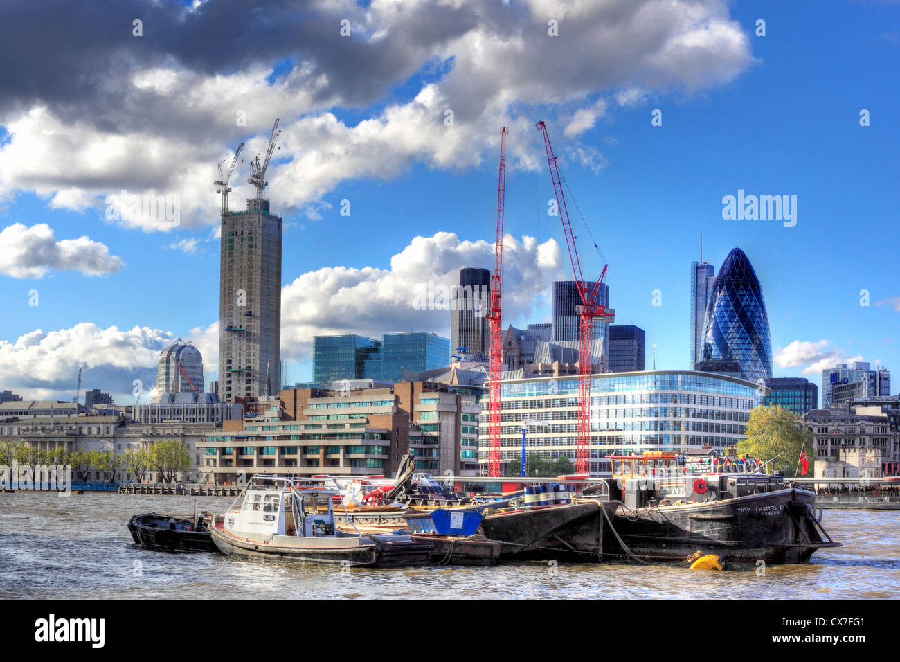 Construction ships london hi-res stock photography and images - Alamy