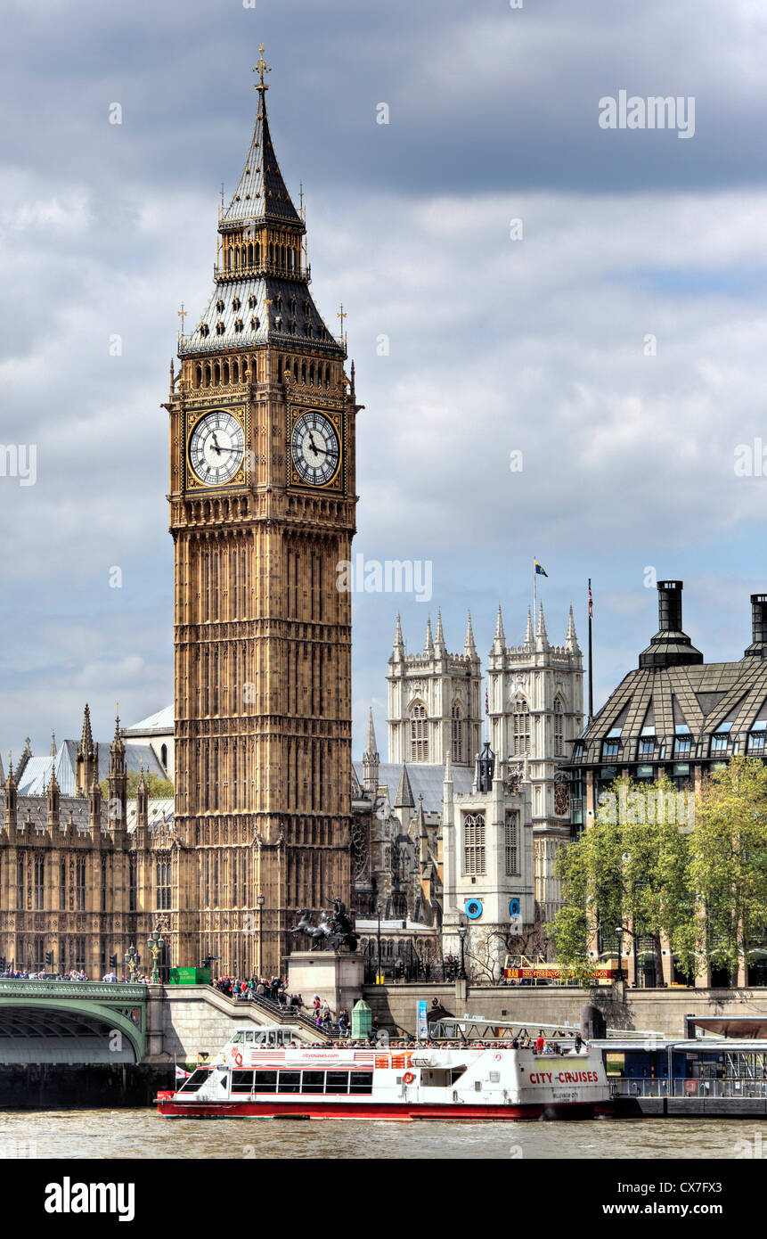 The Palace of Westminster and Big Ben (Houses of Parliament), London ...