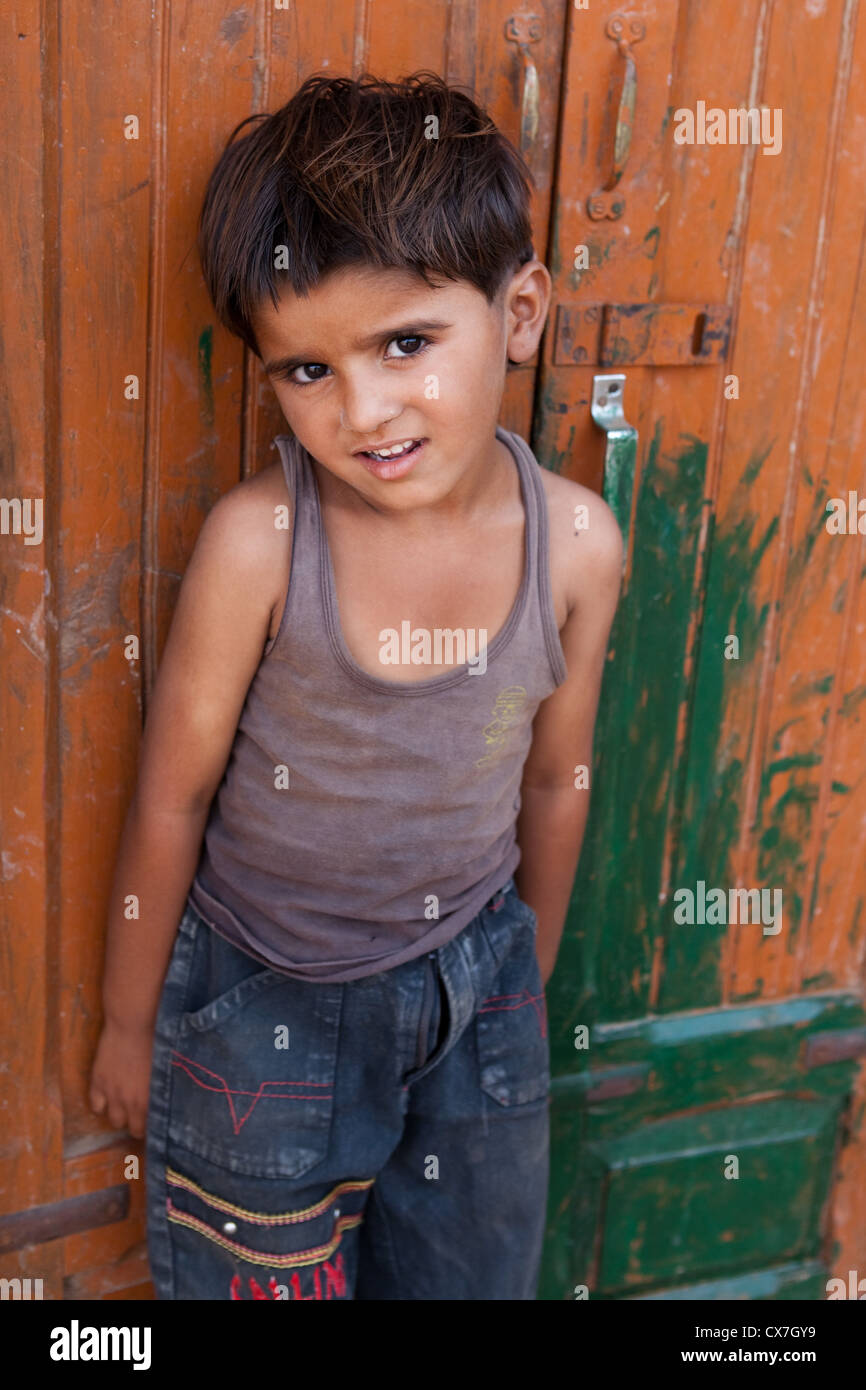 Indian boy in a rural village in the Thar desert, Rajasthan Stock Photo ...