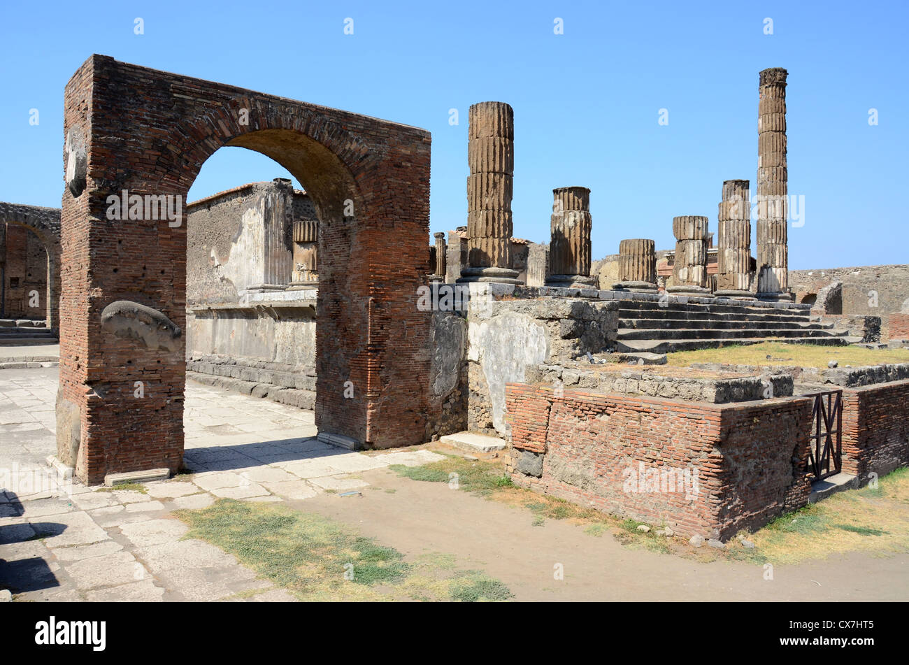 Ruins jupiter temple pompeii hi-res stock photography and images - Alamy