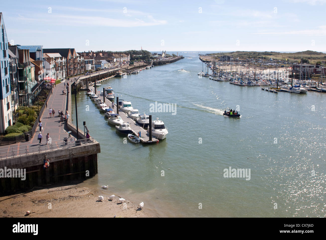 Littlehampton look and sea hi-res stock photography and images - Alamy