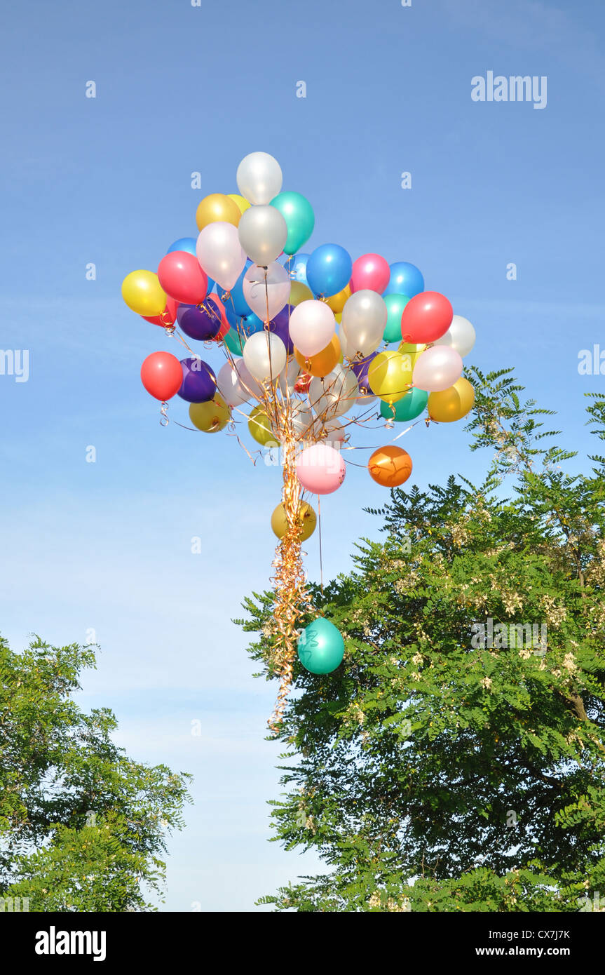 Big white balloons hi-res stock photography and images - Alamy