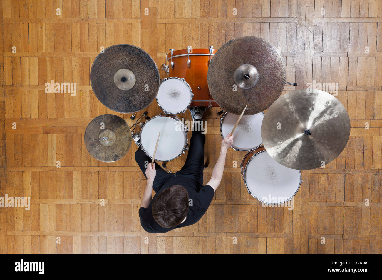 Young drummer full drum hi-res stock photography and images - Alamy