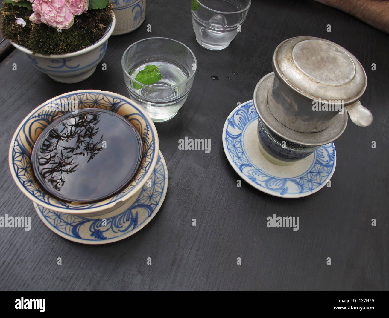 Tea leaves container hi-res stock photography and images - Alamy