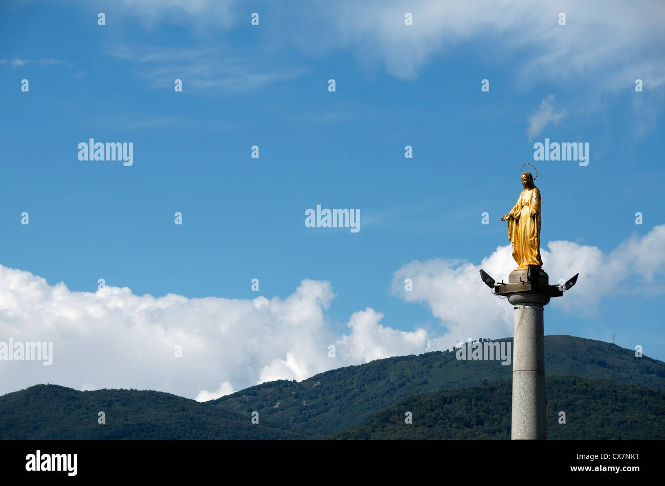 Golden statue of Virgin Mary Stock Photo - Alamy
