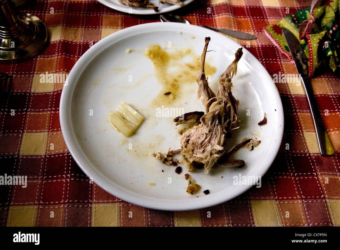 Quail with bones hi-res stock photography and images - Alamy