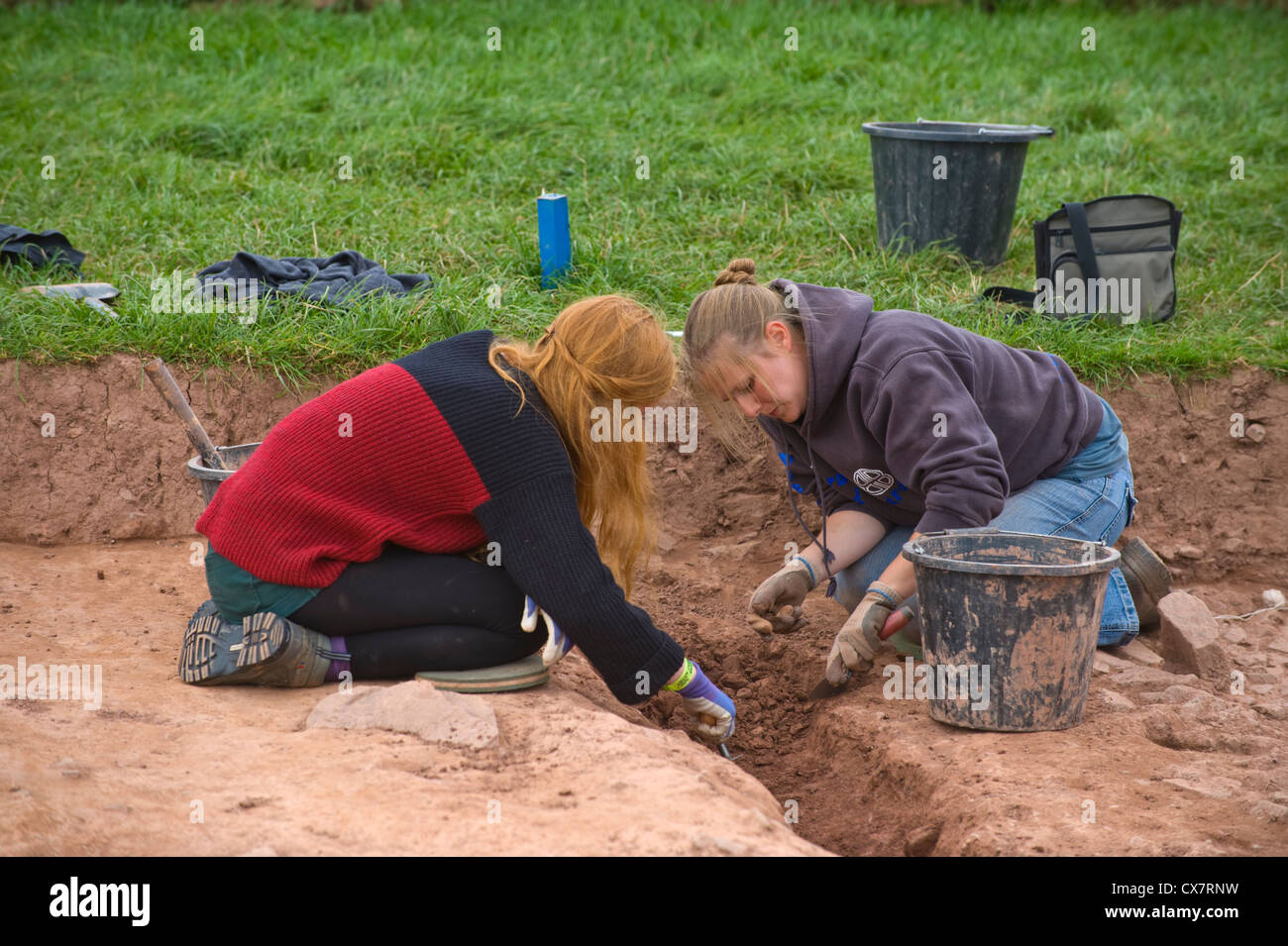 Student archaeologists dig a prehistoric neolithic site on Dorstone ...