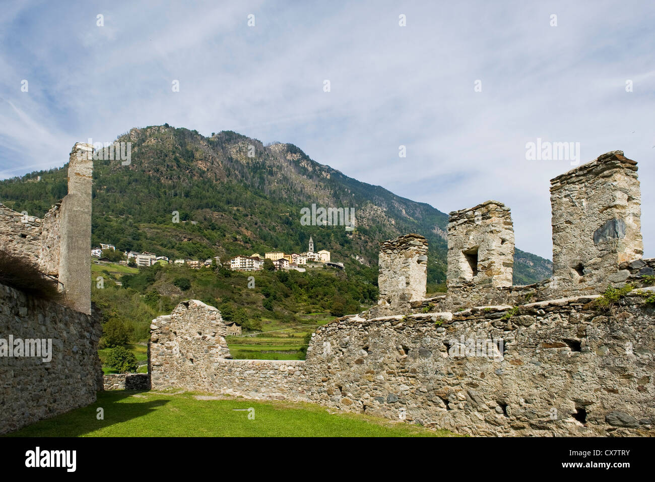 Castle of grosio hi-res stock photography and images - Alamy