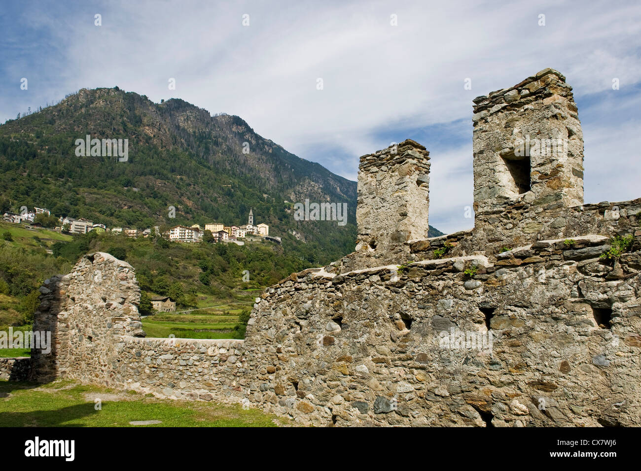 Castle of grosio hi-res stock photography and images - Alamy