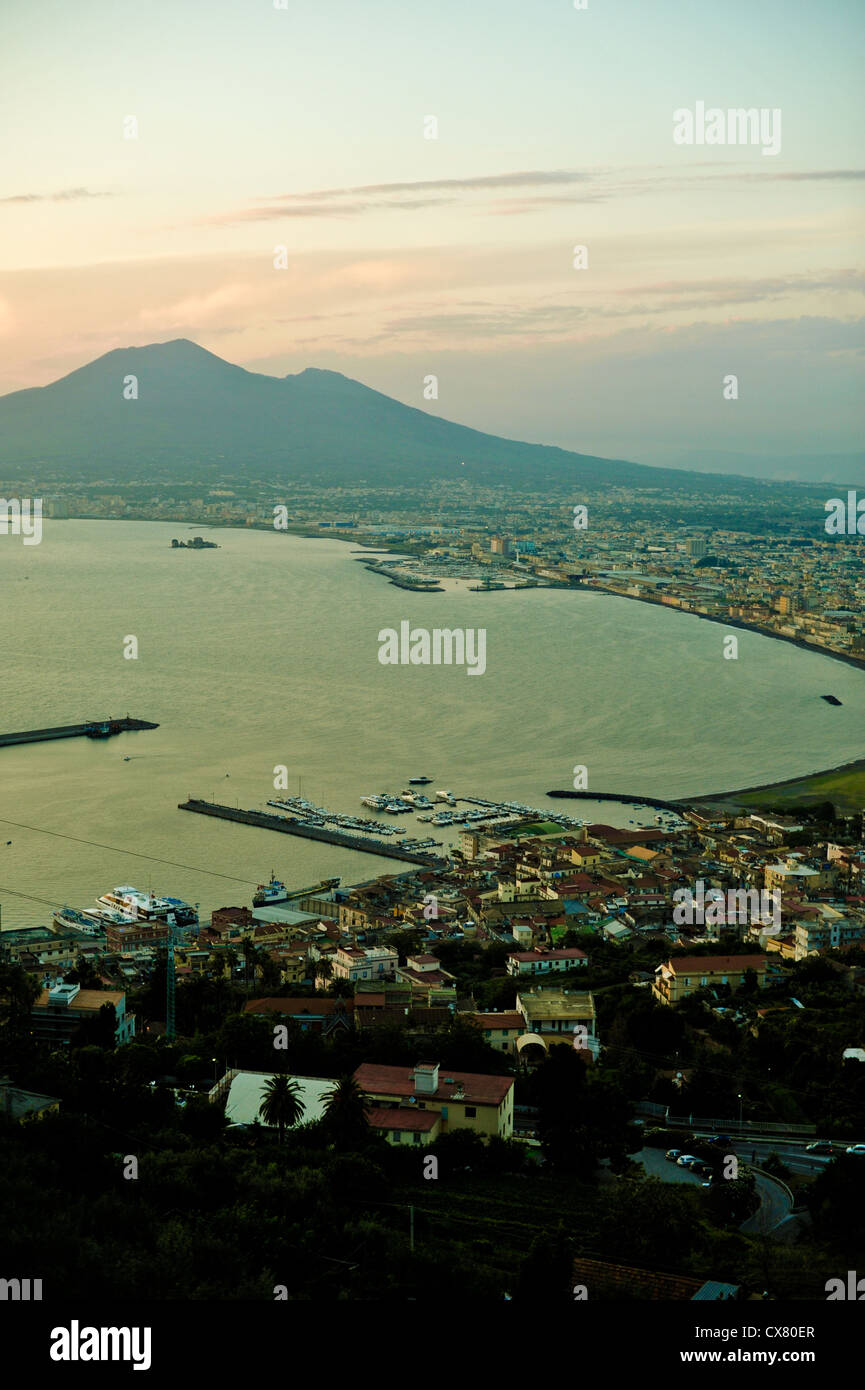 Pompeii bay of naples vesuvius hi-res stock photography and images - Alamy
