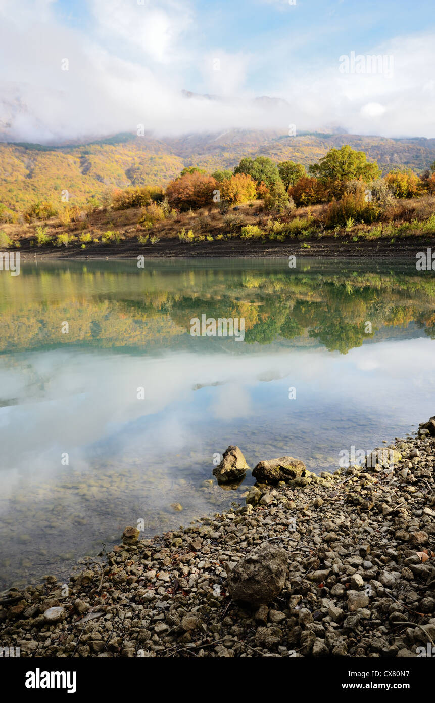 Quiet lake hi-res stock photography and images - Alamy