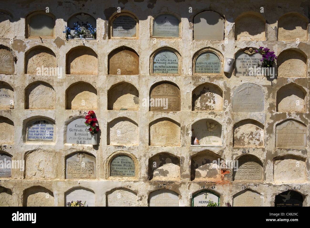 Spanish cemetery hi-res stock photography and images - Alamy