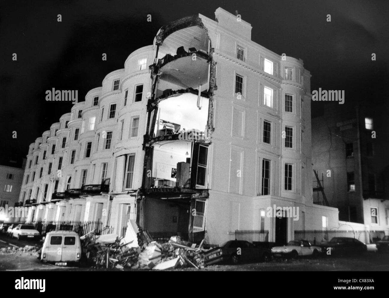 Collapse collapsing structure hi-res stock photography and images - Alamy