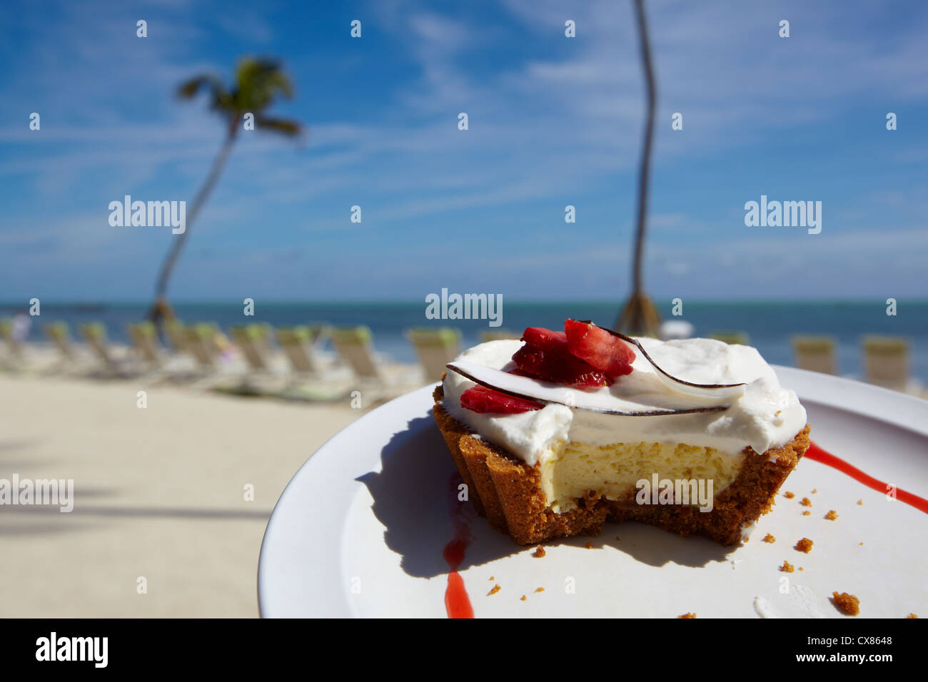 Key Lime Pie at a beach Stock Photo - Alamy