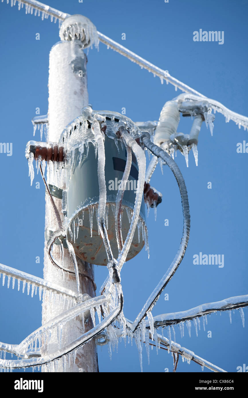 Power lines transformer hi-res stock photography and images - Alamy