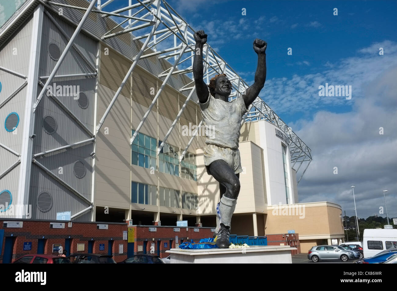 The Billy Bremner statue outside Leeds United's East Stand Stock Photo ...