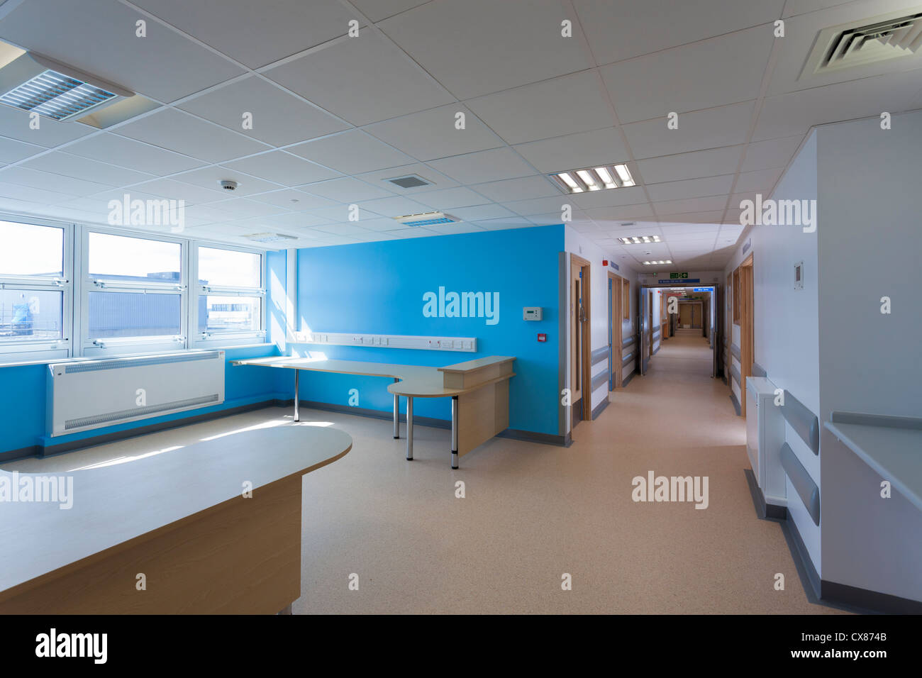 Nurses station hi-res stock photography and images - Alamy