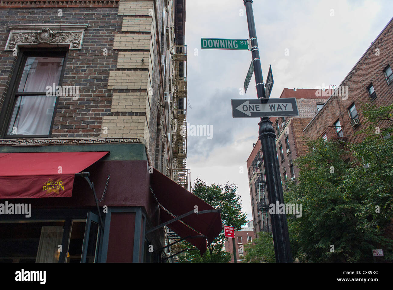 New york city street signs hi-res stock photography and images - Alamy