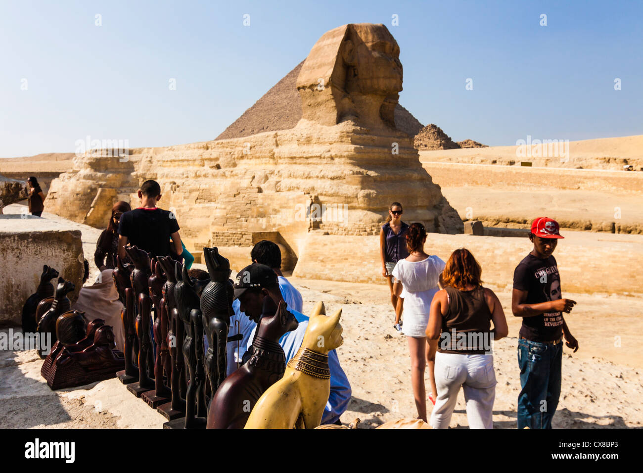 Egyptian pyramids tourists hi-res stock photography and images - Alamy