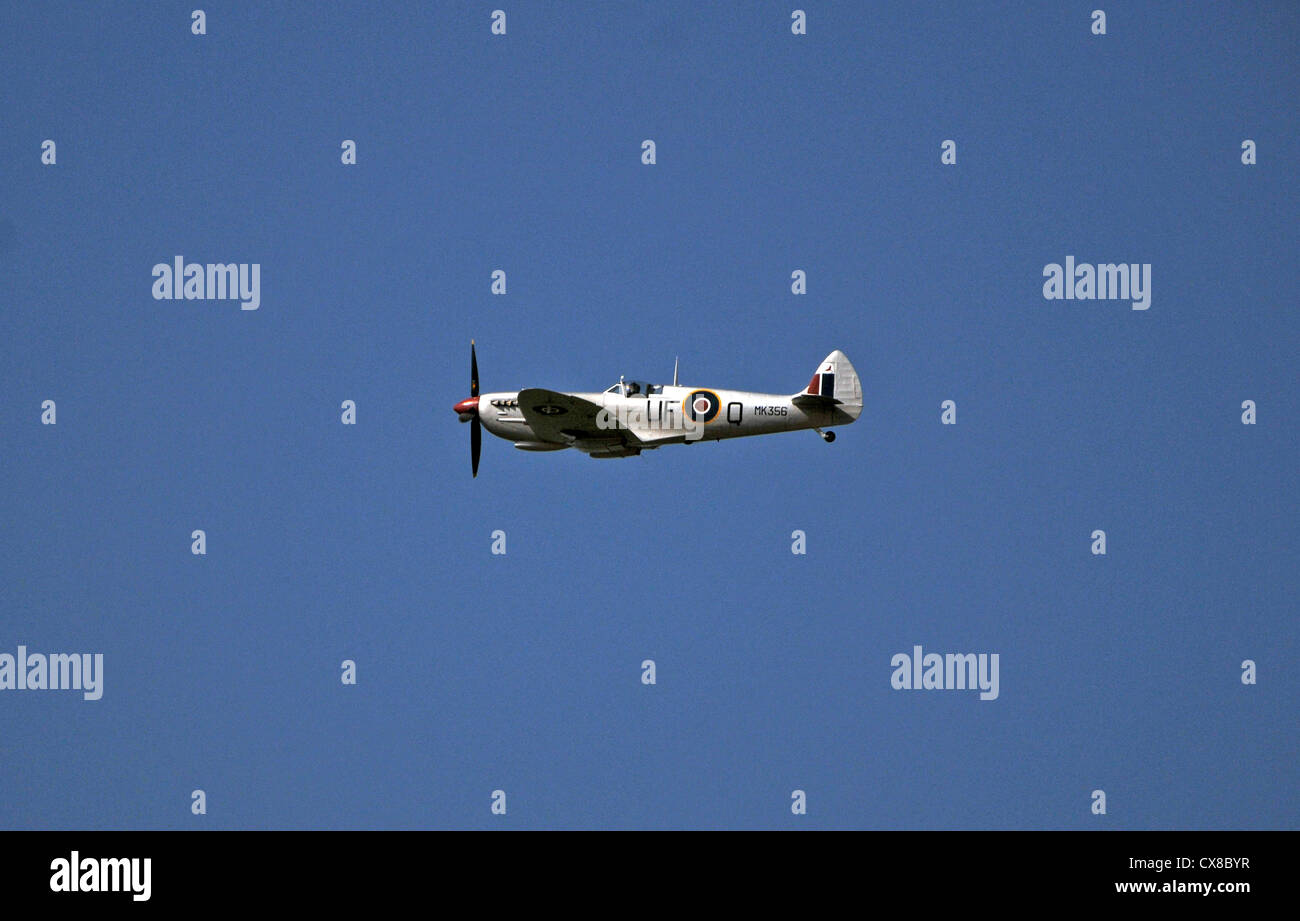 Spitfire fight plane hi-res stock photography and images - Alamy