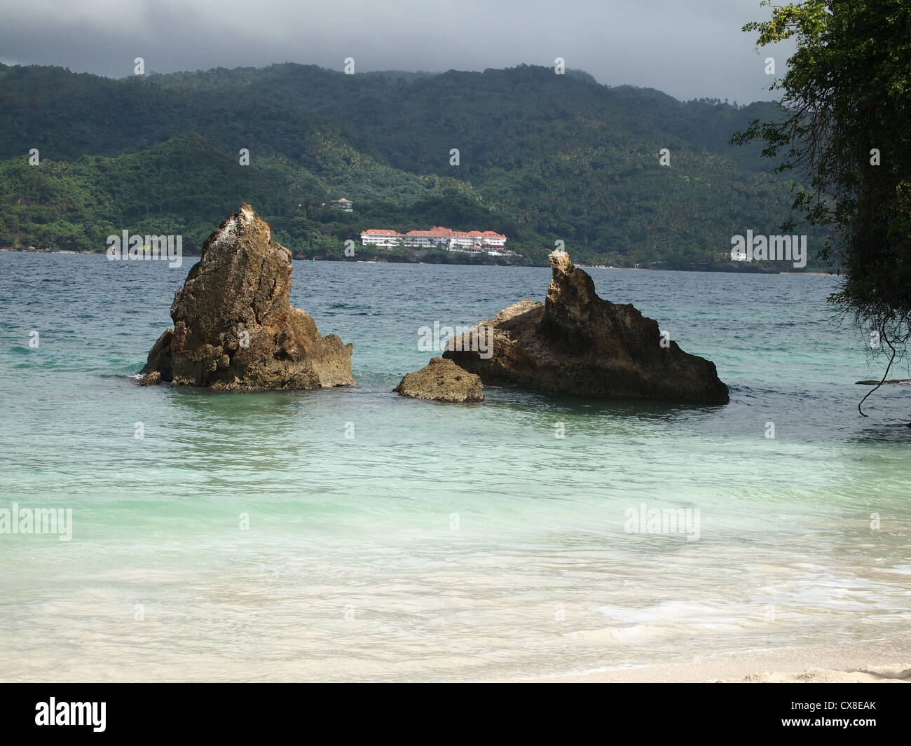 House between two rocks hi-res stock photography and images - Alamy