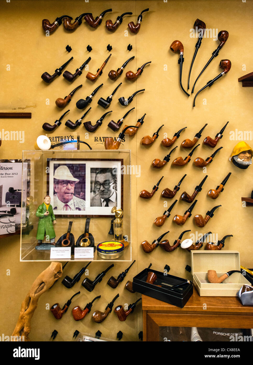 Smoking pipes hi-res stock photography and images - Alamy