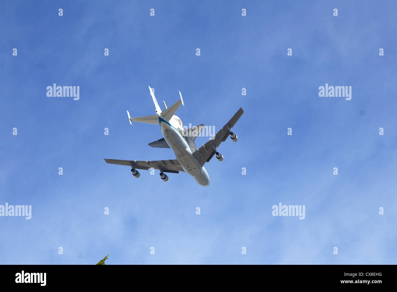 Space Shuttle Endeavor takes its last flight over Berkeley, California ...
