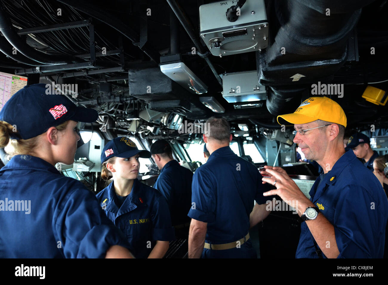 Uss wasp lhd 1 hi-res stock photography and images - Alamy