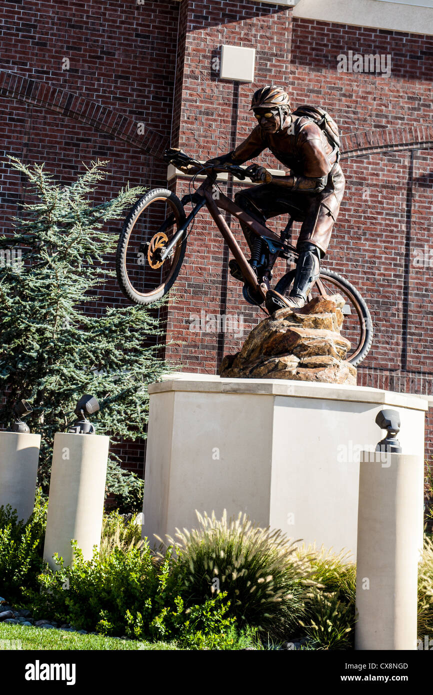 Sports Sculpture in front of Scheels sporting goods store in Sparks ...