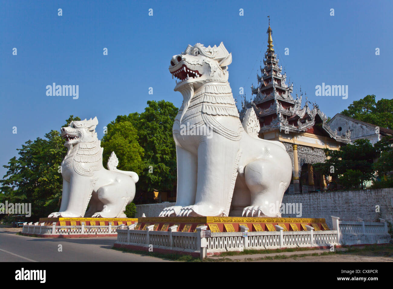 Burma mythical lions hi-res stock photography and images - Alamy