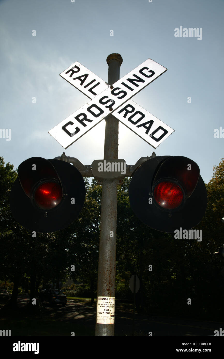 Railroad crossing signal hi-res stock photography and images - Alamy