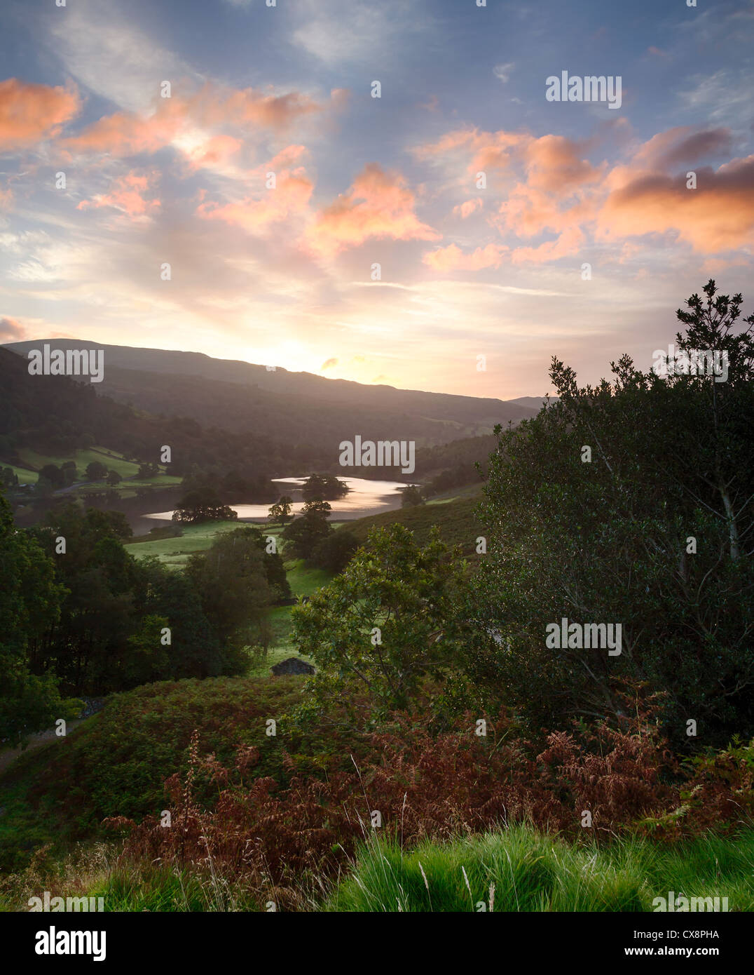 Sun rising over valley uk hi-res stock photography and images - Alamy