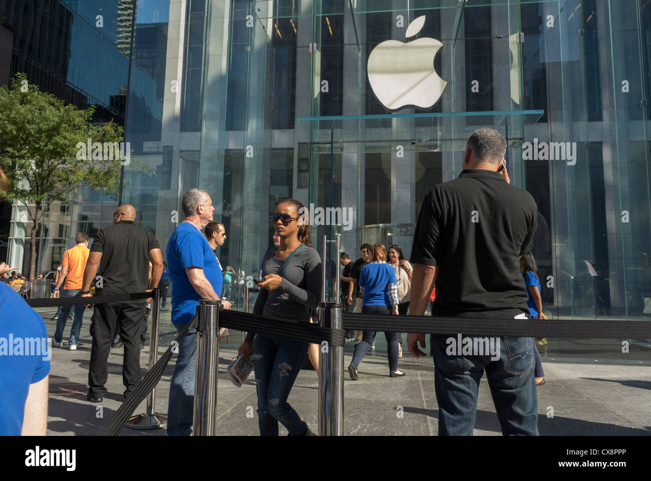 New York City, NY, USA, Crowd People Shopping, Street Scenes, Apple ...