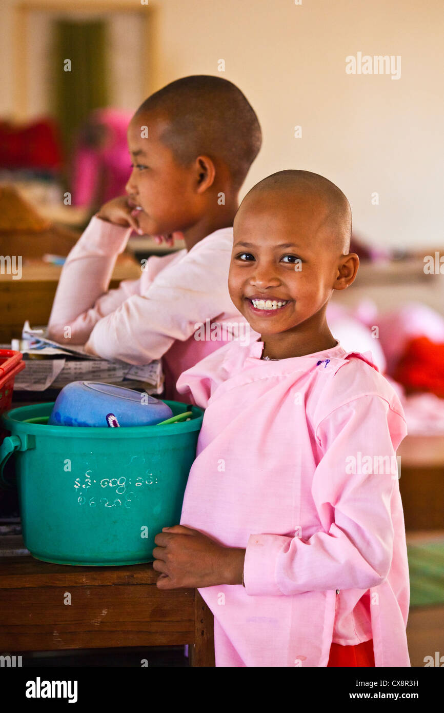 Girl orphanage hi-res stock photography and images - Alamy