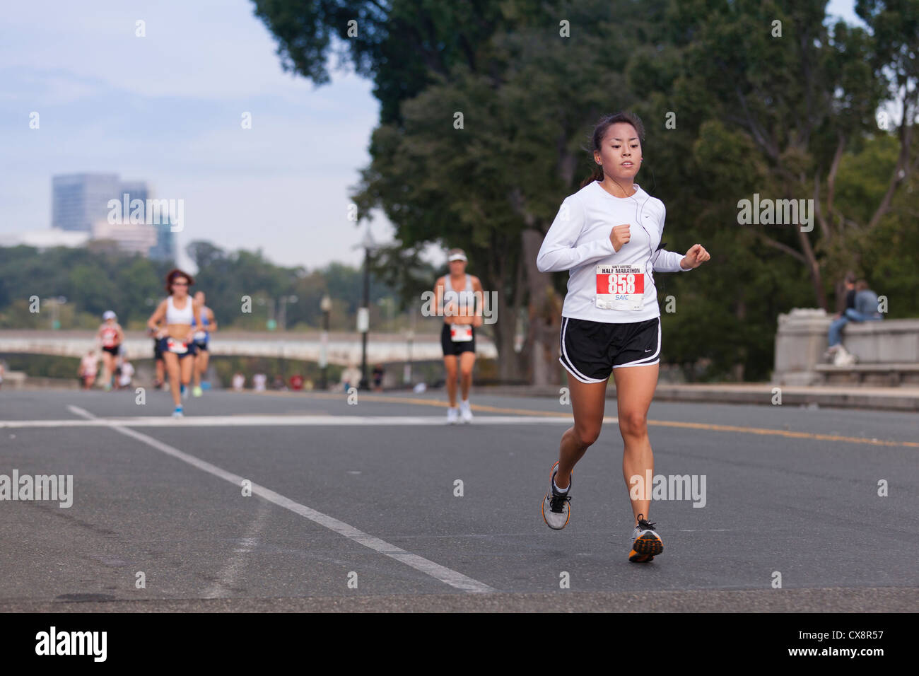 Marathon runners female usa hi-res stock photography and images - Alamy