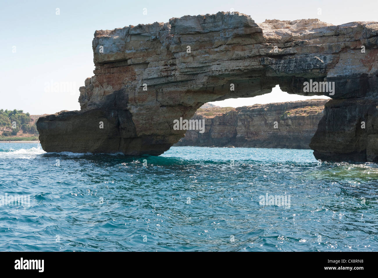 Limestone arch hi-res stock photography and images - Alamy
