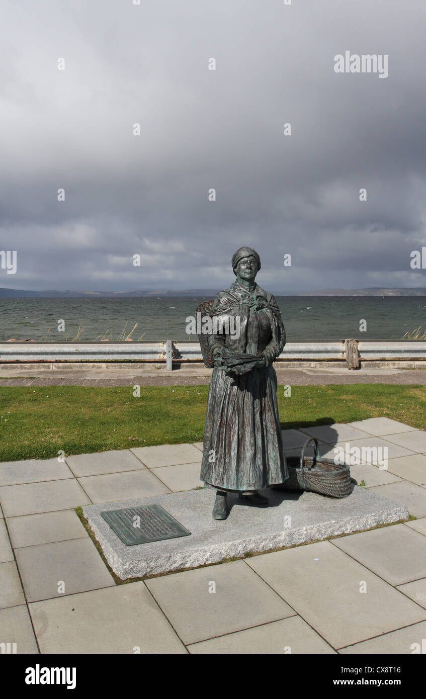 Nairn fishwife statue in Nairn Scotland September 2012 Stock Photo - Alamy