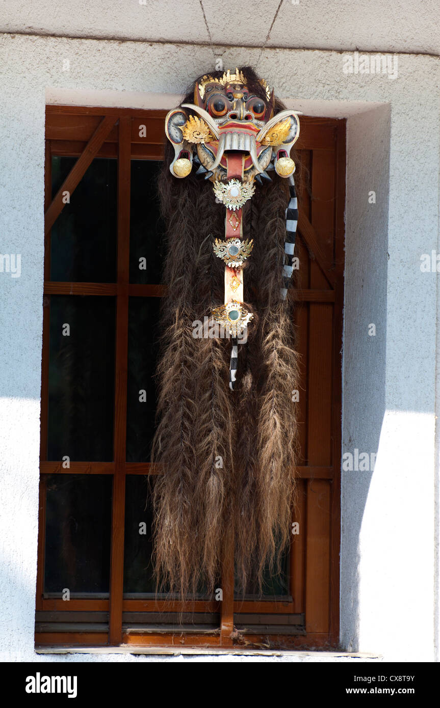 Shaman mask hi-res stock photography and images - Alamy