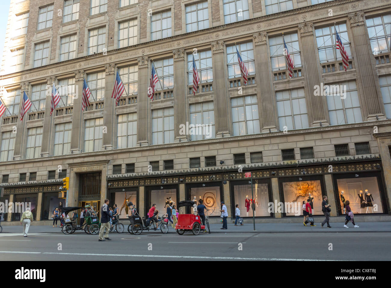 New York, NY, USA, Shopping, Street Scenes, Luxury Shops, "Saks Fifth ...