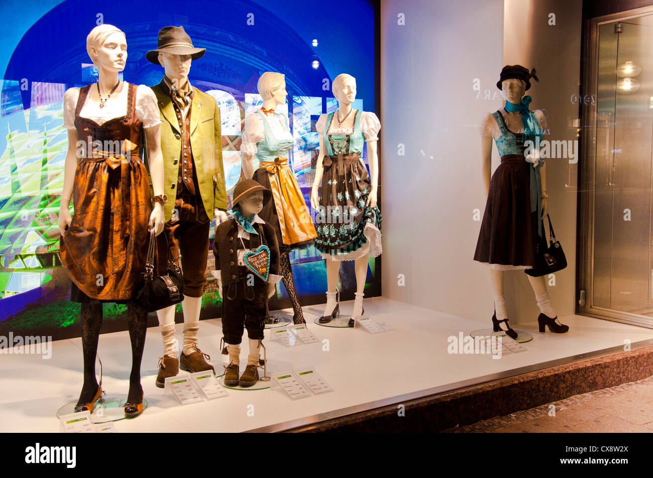 Store window display hi-res stock photography and images - Alamy